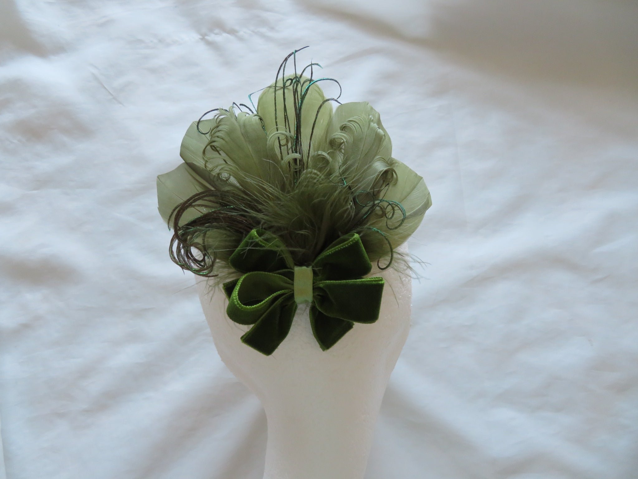 Olive Green Molly Feather and Bow Vintage Hair Clip Fascinator – Indigo ...